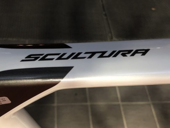 【MERIDA】180㎝以上の方必見！12速105仕様の優等生！電動変速がお買い得価格になっています！ | 京都でスポーツ自転車をお探しならY ...